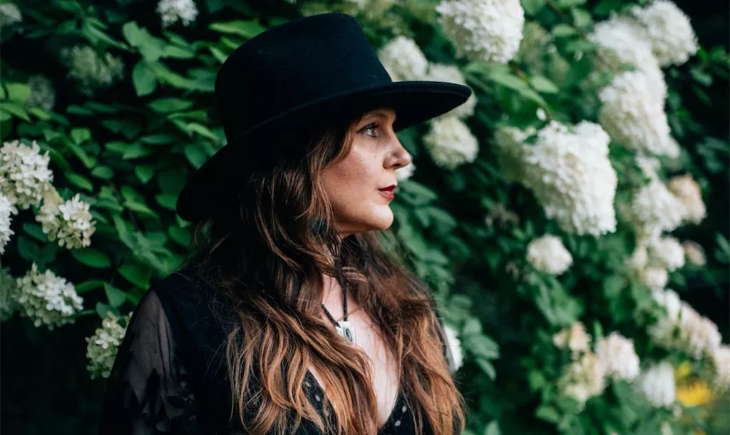 On the Beat: New Singles From Sarah King and Juicebox, and Philip David ...
